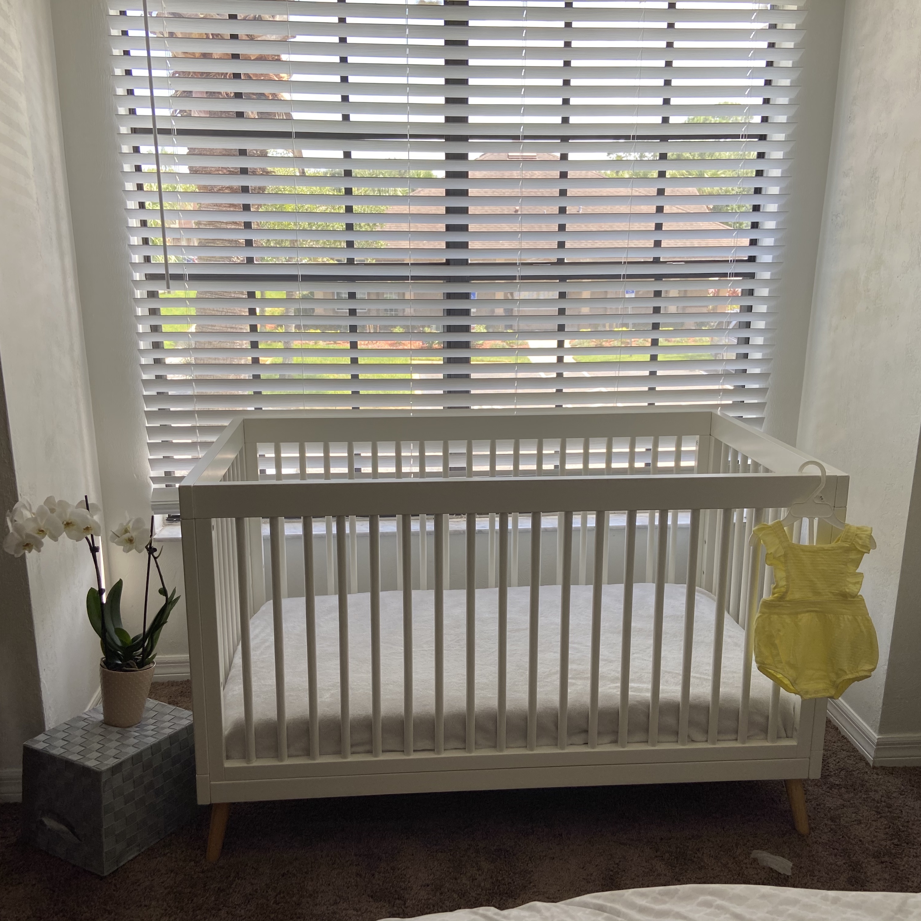 Jordan 4-In-1 Convertible Crib - Delta Children