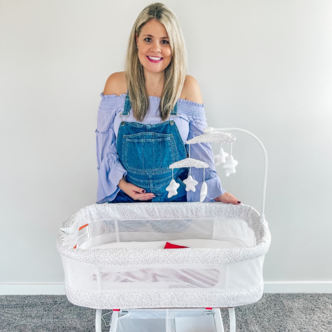 SmartSleep Auto Glide Bassinet with Bluetooth - Delta Children