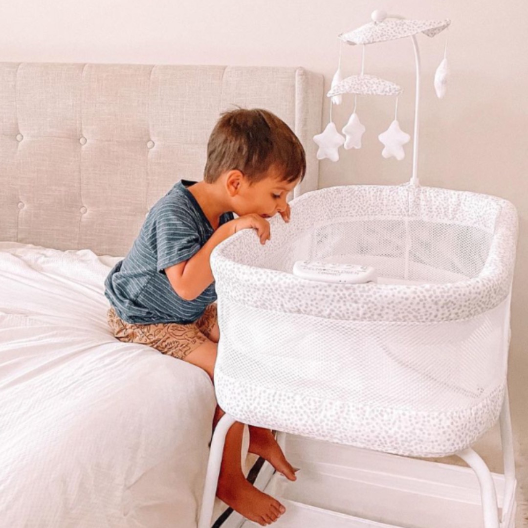 SmartSleep Auto Glide Bassinet with Bluetooth - Delta Children